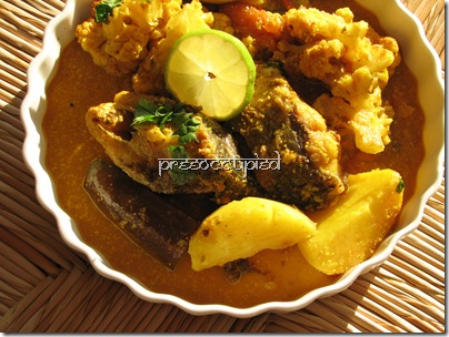 PreeOccupied: Two Simple Macher Jhol Just Like Mommy Makes It!